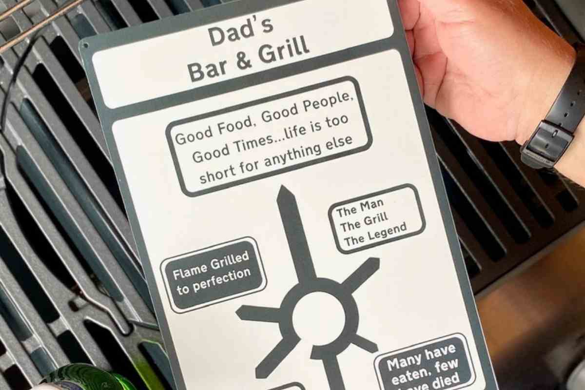 11 Crazy and Funny Garden Sign Ideas - Gardenia Organic