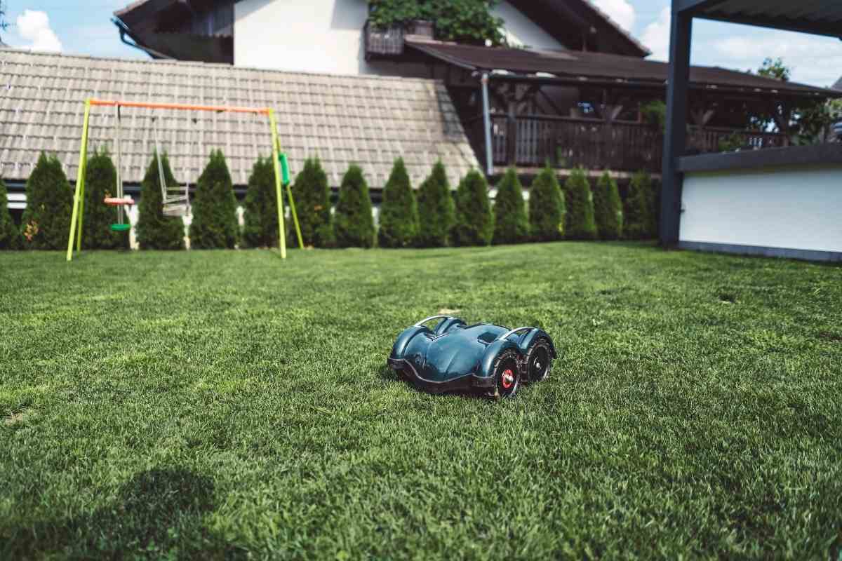 Do Robotic Mowers Work In The Rain? - Gardenia Organic