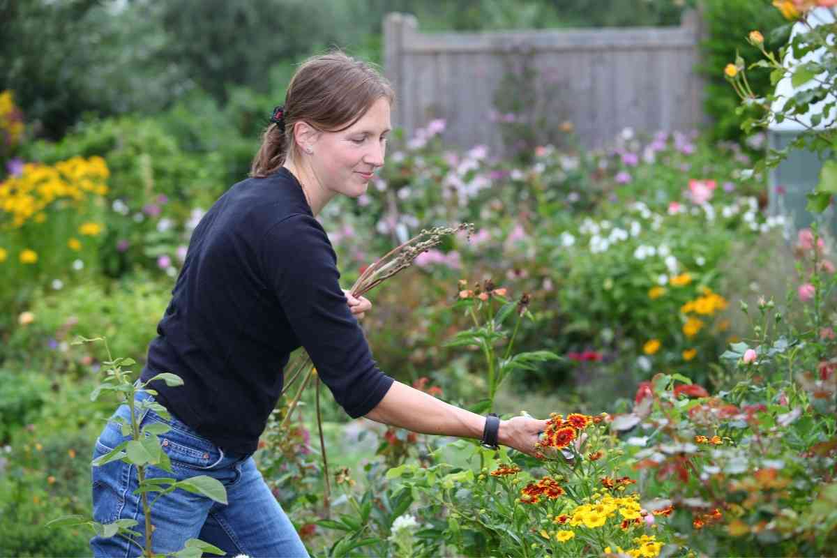 Best Garden Clogs For Women (Including Sloggers)-Buyer’s Guide ...